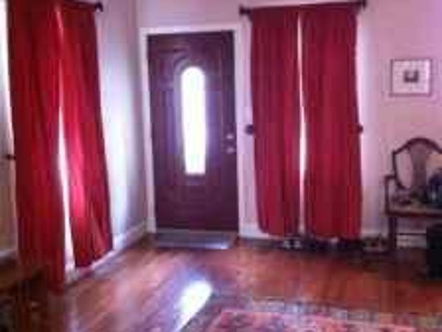 $1200 Luxury Townhome Evansdale