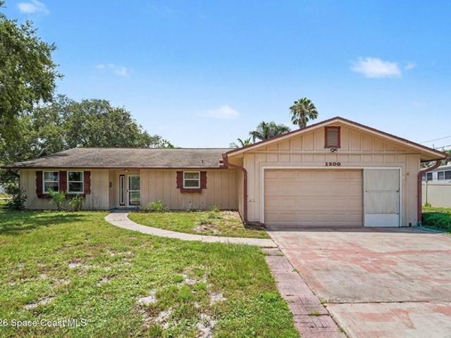 1200 Palmdale Cir NE, Palm Bay, FL 32905