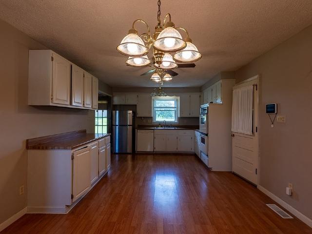 1200 Pin Oak Dr