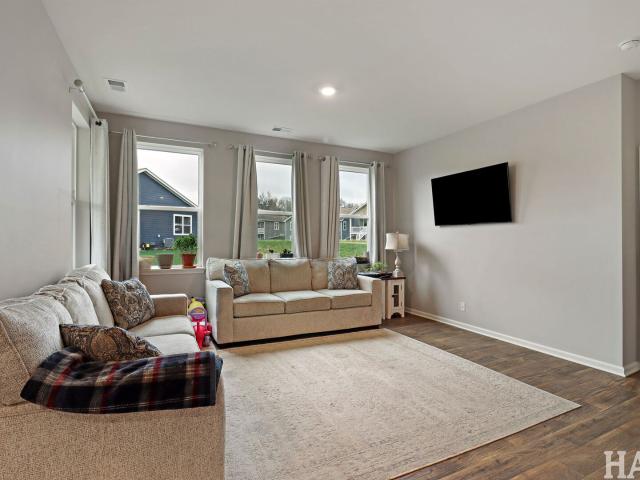 1200 Redtail Circle