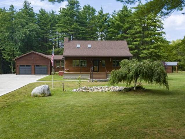 1200 Rocky Ridge Rd, Amsterdam, NY 12010