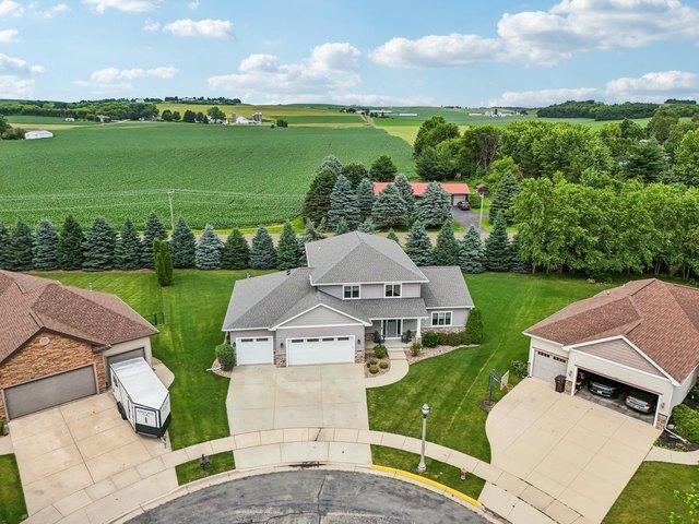 1200 Stone Edge Ct, Waunakee, WI 53597