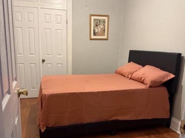 $1200 Summer Sublease