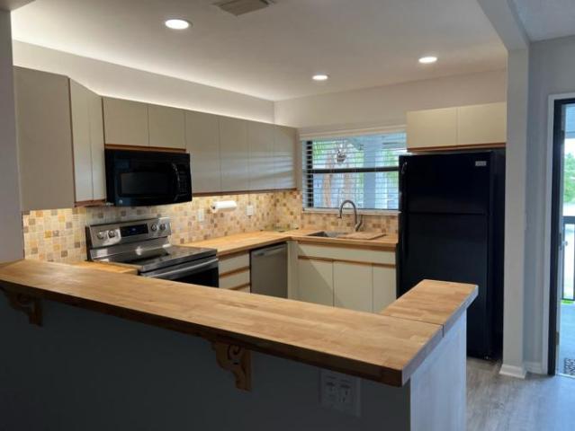 1200 SE Parkview Pl #F 8, Stuart, FL 34994