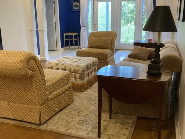 1200 sq ft Furnished Basement w/ Private Entrance