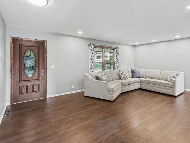 1200 W 2nd Street