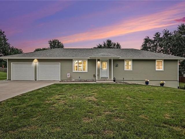 1200 W Maple St, Savannah, MO 64485