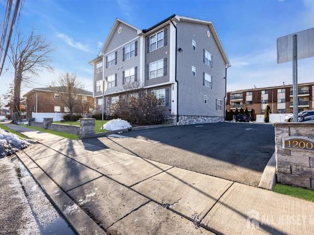 1200 W St Georges Avenue