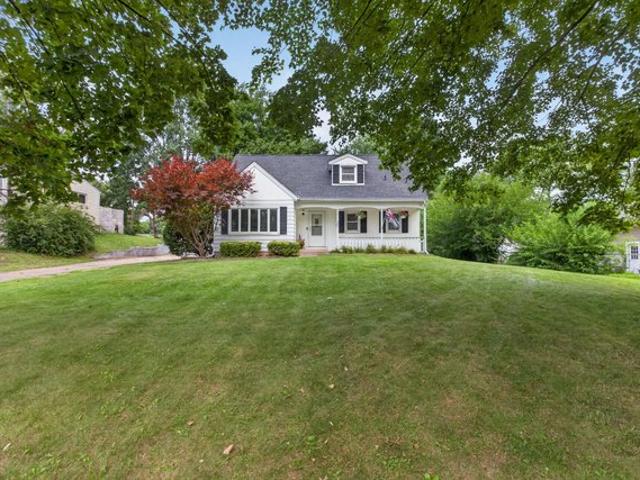 1200 Woodworth Rd, Jackson, MI 49202