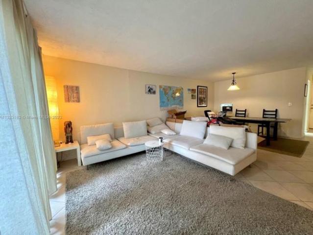 1200 14th St #4C, Miami Beach, FL 33139