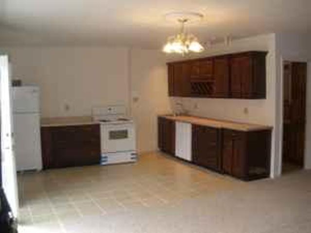 $1200 / 1br 2000sqft House *Available Immediately* Castleton, exit 12 off I90