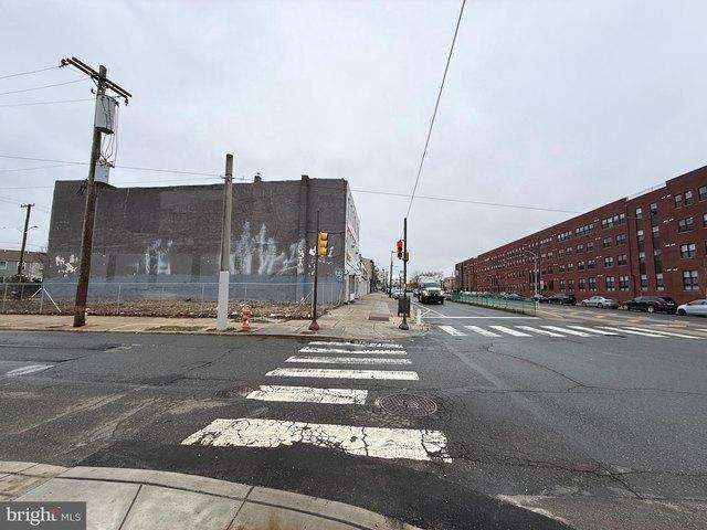 1200 2 W Girard Ave, Philadelphia, PA 19123