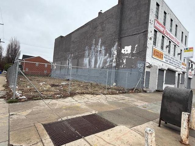 1200 2 W Girard Avenue