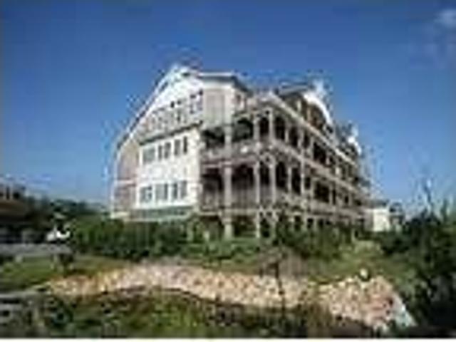 $1200 / 2br August 17 24 Upscale Condo in Great Location Only 500ft From Beach