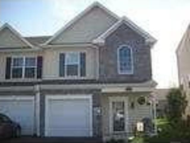 $1200 / 3br 1800ftÂ² Chambersburg Luxury Townhouse 215 Whitley Drive 3br