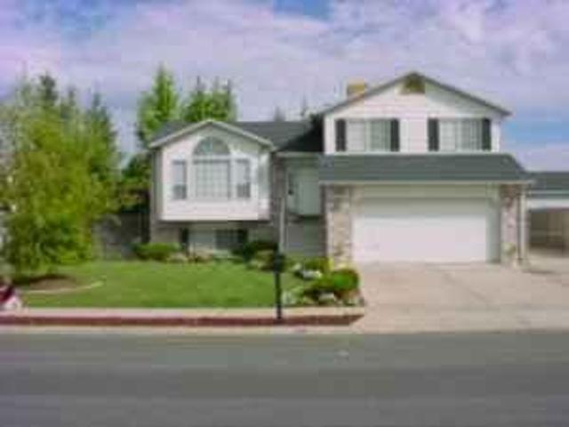$1200 / 3br Beautiful Clearfield home in quiet neighborhood Clearfield