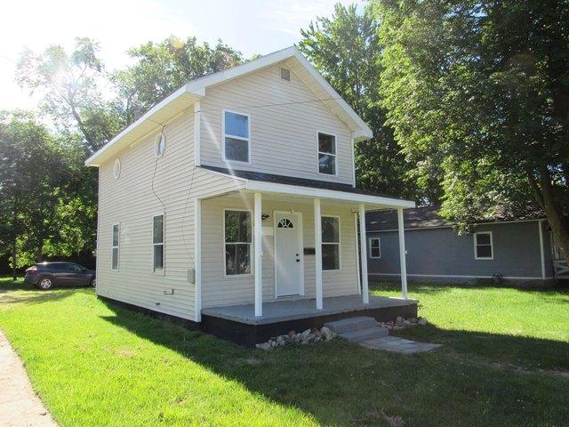 1200 4th St, Three Rivers, MI 49093