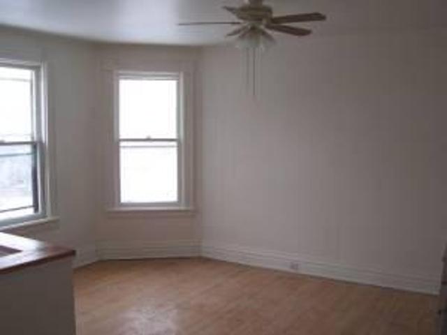 $1200 / 4br 1000ft² 4 BR/1 BA Apartment at Meigs & Brighton. 236 Meigs Street #2 map
