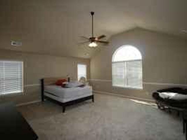 $1200 / 4br 2912 Wellington St Willhaven