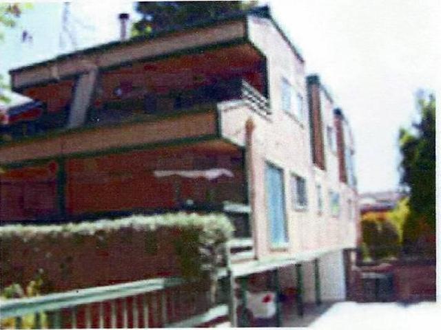 $1200 / 600ft² Large studio apartment