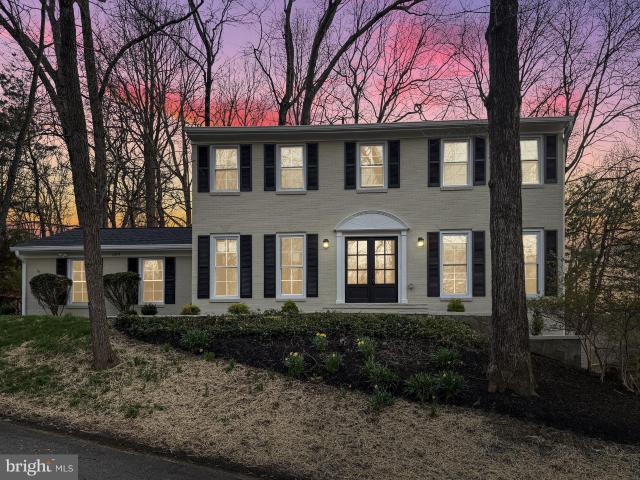 12013 Westwood Hills Dr, Herndon, VA 20171 | MLS #VAFX2299 | Compass