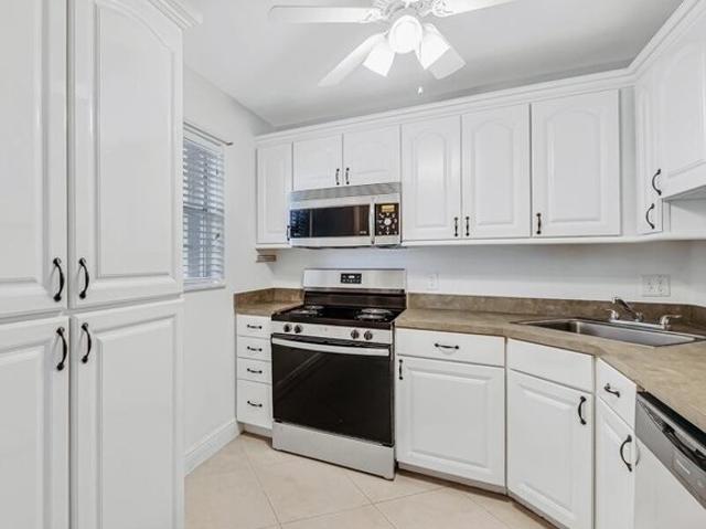 12013 Greenway Cir S, Royal Palm Beach, FL 33411