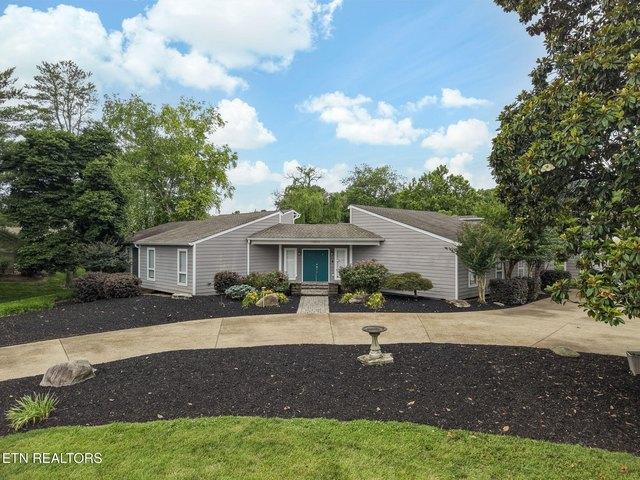 12013 N Fox Den Dr, Knoxville, TN 37934