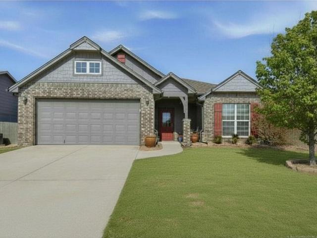 12011 E 109th St N, Owasso, OK 74055