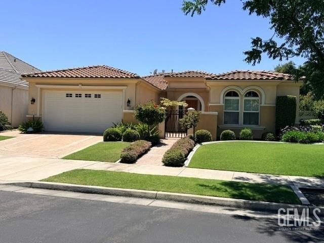 12011 Kimelford Dr, Bakersfield, CA 93312