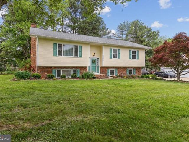 12012 Grantwood Dr, Fredericksburg, VA 22407