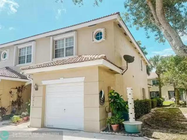12014 SW 2ND ST, PEMBROKE PINES, FL 33025 Condo/Townhome For S.