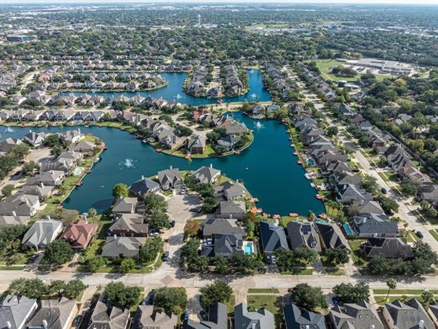 12015 Quiet Water Ct, Houston, TX 77065
