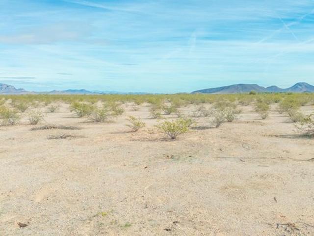 12015 S Carver Rd # 19, Tonopah, AZ 85354