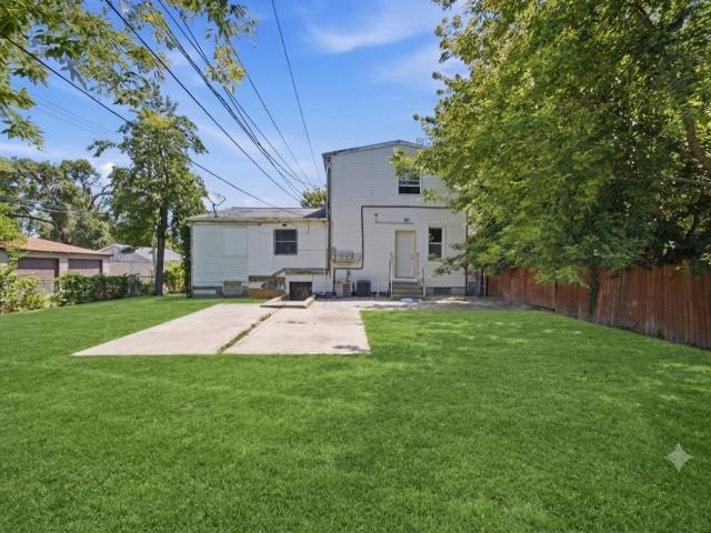12018 S Bishop Street
