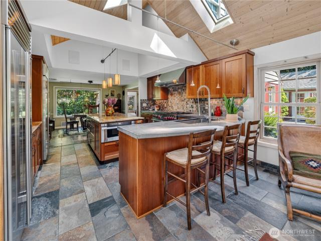 12019 Issaquah Hobart Road SE