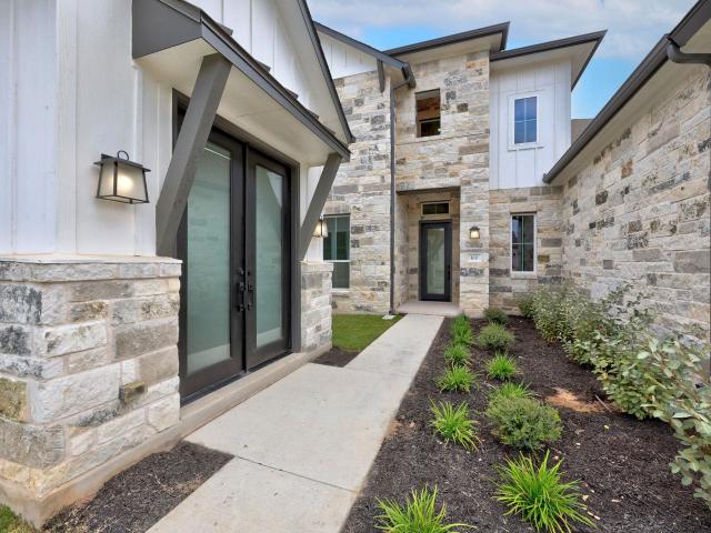 1201 Main St, Liberty Hill, TX 78642 | MLS #8852 | Compass