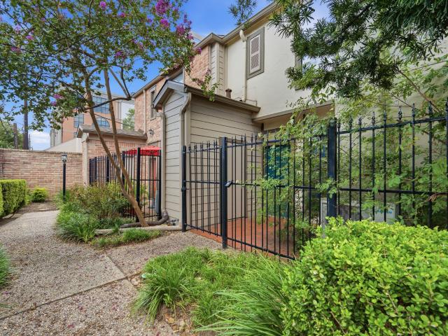 1201 Mcduffie Street 114