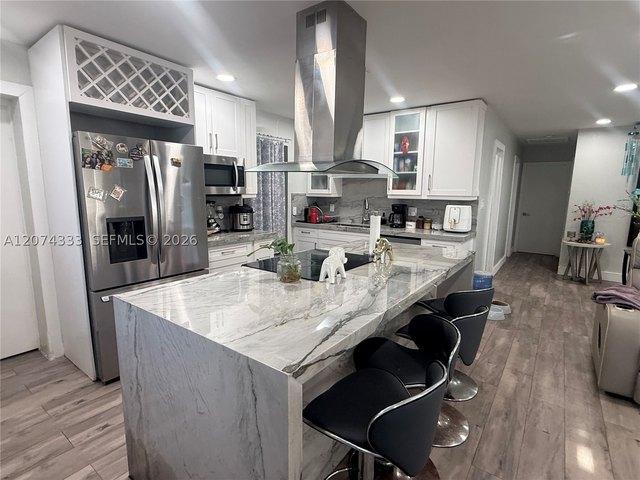 1201 N 70th Way, Hollywood, FL 33024