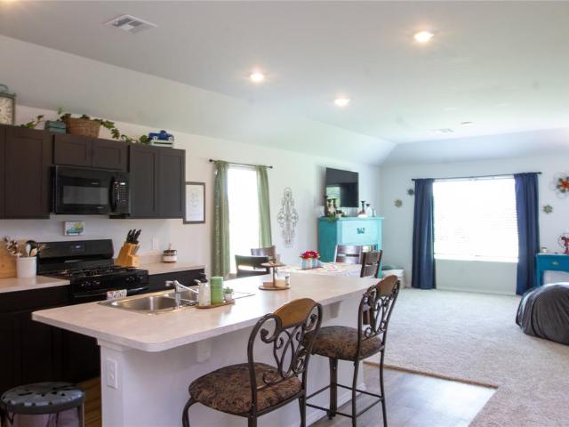 1201 n stallion drive