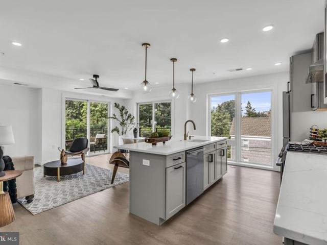 1201 N Quinn St Unit 301, Arlington, VA 22209