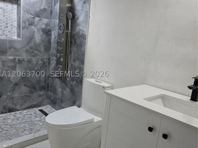1201 NE 191st St Unit G216, Miami, FL 33179