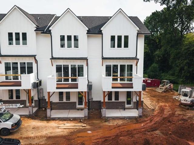 1201 Brookside Dr Unit 104, Raleigh, NC 27604