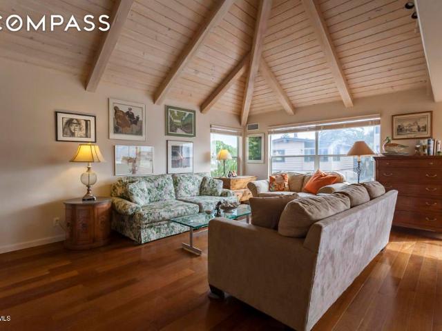 1201 Cornwall Ln, Ventura, CA