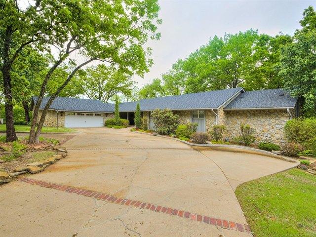 1201 Dogwood Ct, Bartlesville, OK 74006