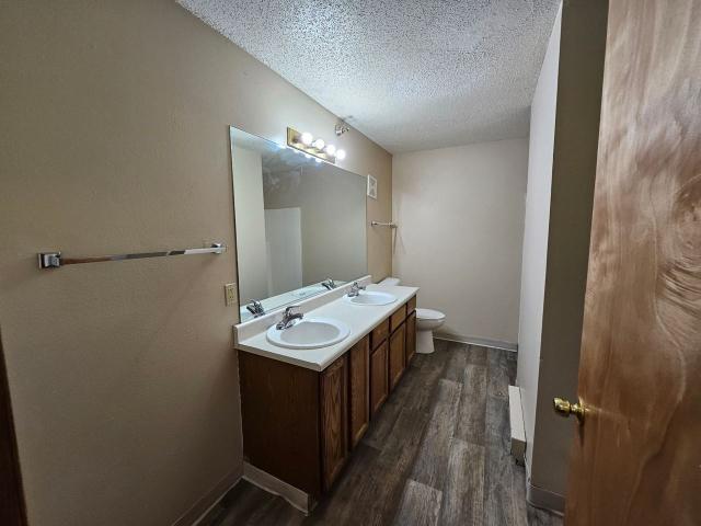 1201 E Bell Avenue 2 Bedroom Apartment for Rent at 1201 E Bell Ave, Des Moines, IA 50315 Indianola Hills