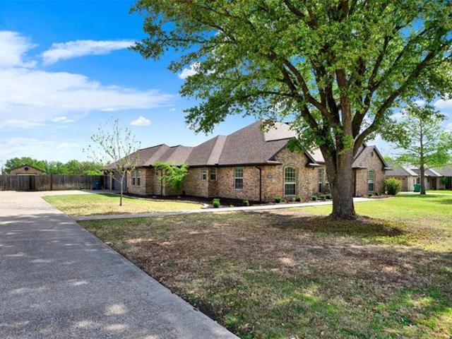 1201 E Oaklawn Dr, Talty, TX 75160