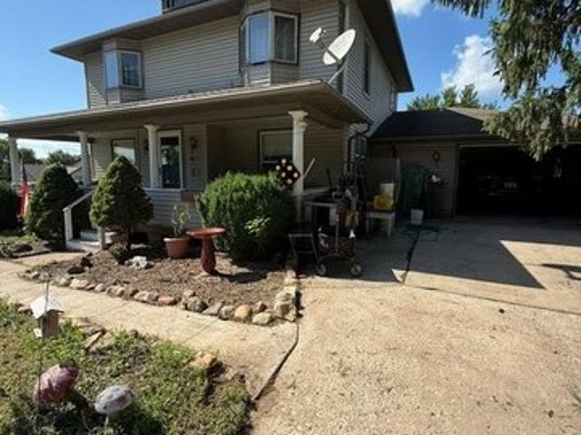1201 Grand St, Guthrie Center, IA 50115