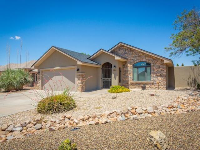 1201 Karabella Way, Roswell, NM 88201