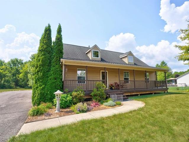 1201 Lexa Ln, Flint, MI 48507
