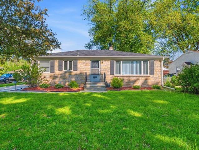 1201 Redwood Dr, Green Bay, WI 54304
